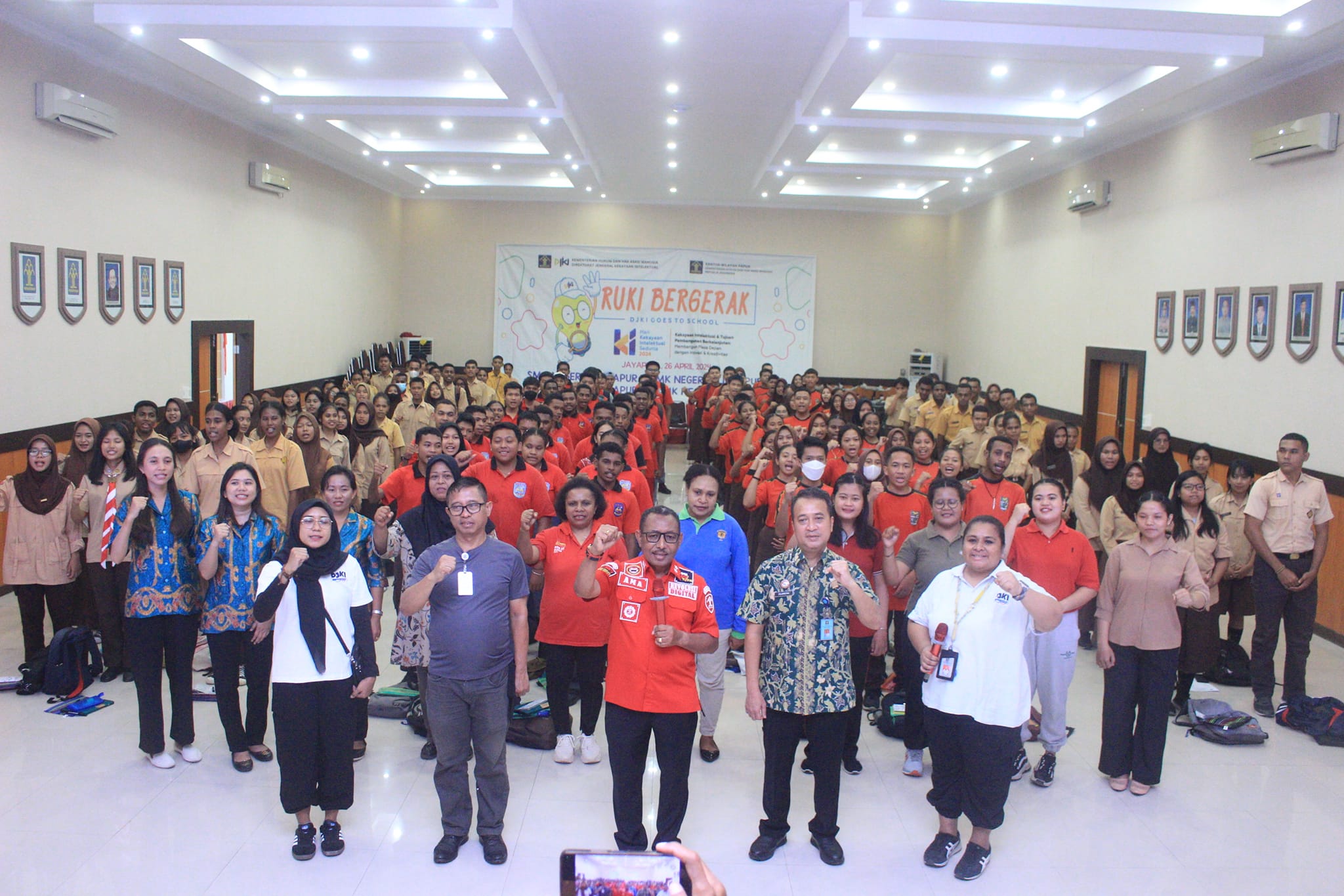 RuKI Goes to School semarakkan peringatan hari kekayaan intelektual di papua
