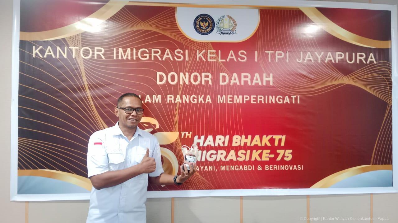MENABUNG DARAH, MENYELAMATKAN NYAWA : KANTOR IMIGRASI JAYAPURA GELAR DONOR DARAH DALAM RANGKA ...